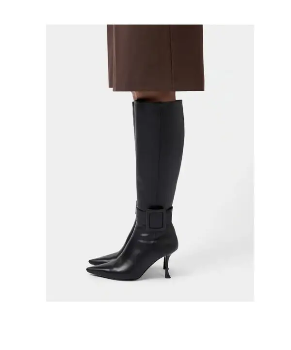 ROGER VIVIER Viv In The City Buckle Boots