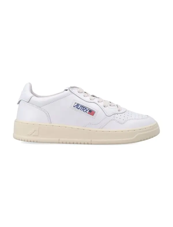 AUTRY The Medalist Low Sneaker For Women-refined Vintage Sports Style - Bianco