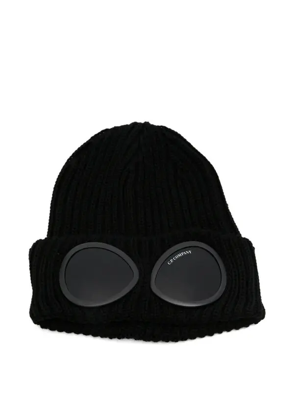 C.P. COMPANY Ribbed Knit Beanie With Stitched Logo Patch And Goggle Lens Detail, 100% Wool - Nero