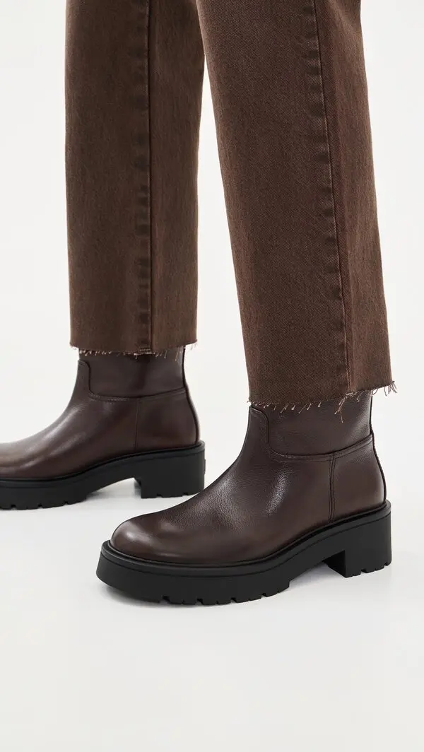STUART WEITZMAN Ren Leather Booties
