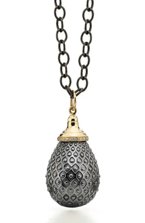 SYNA JEWELS Drop Pendant