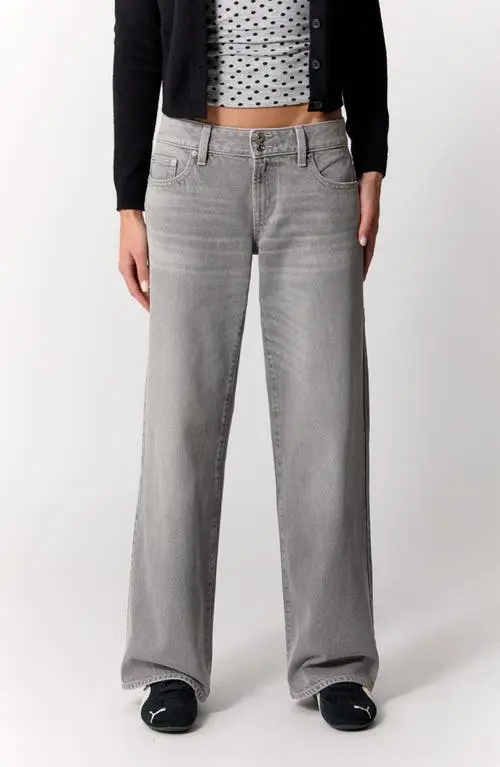 PACSUN Zoe Low Rise Girlfriend Jeans