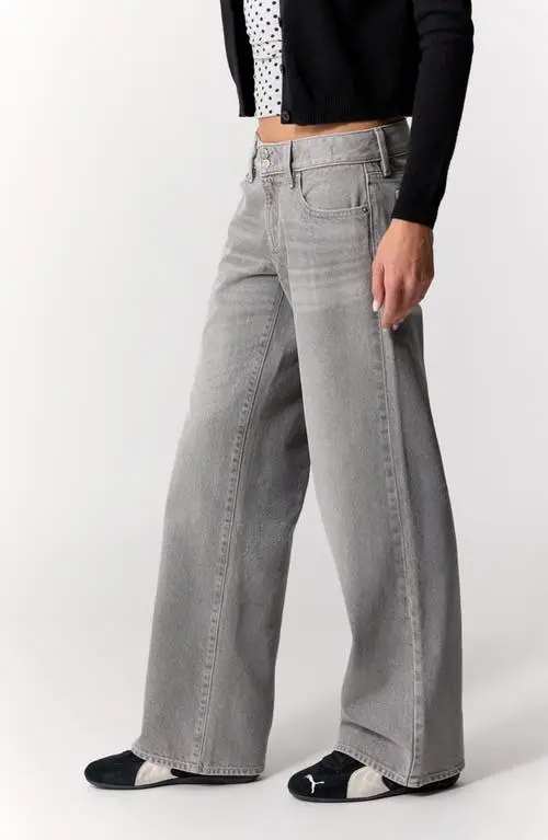 PACSUN Zoe Low Rise Girlfriend Jeans