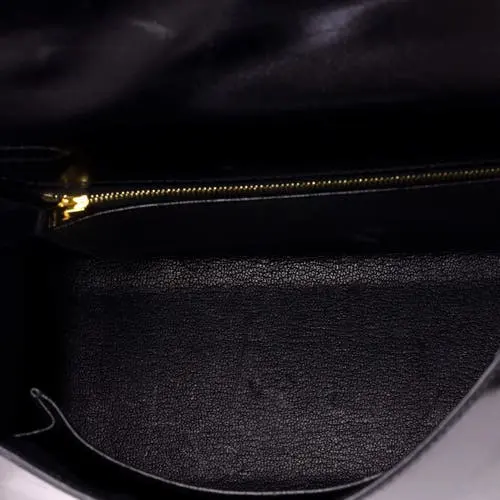 Hermès Kelly Handbag Tadelakt With Gold Hardware 25 - Black