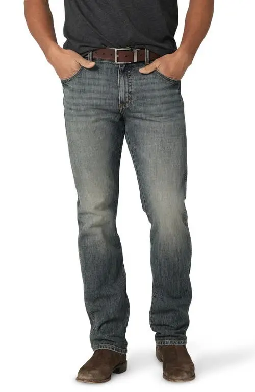 Wrangler Retro® Slim Straight Jeans