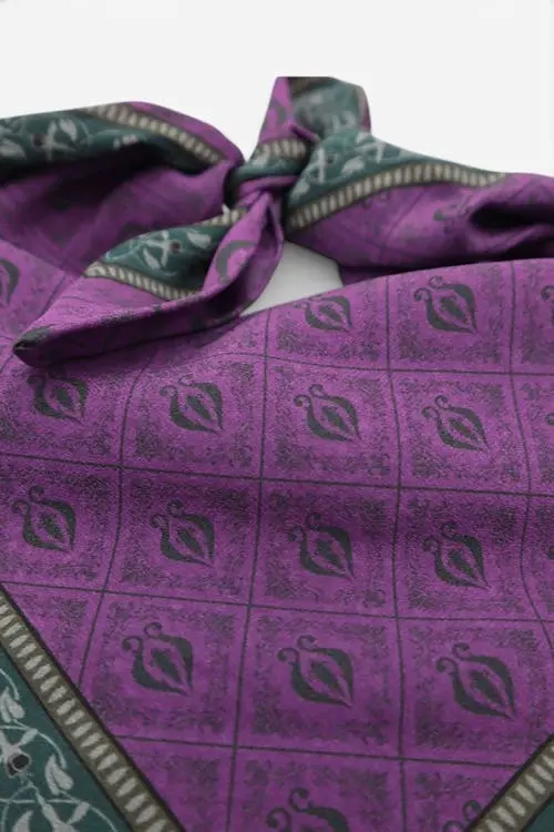 MONZLAPUR Diamond Sea Horse Scarf - Magenta