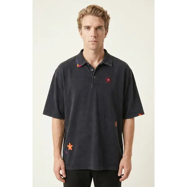 MODENAIRE Relaxed Fit Floral Embroidered Polo Shirt With Washed Finish
