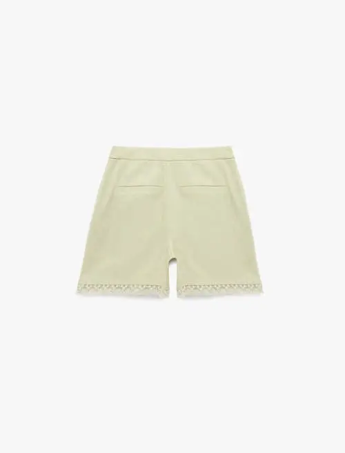 Koton Linen Blend Mid Rise Pocket Detail Shorts With Lace Trim