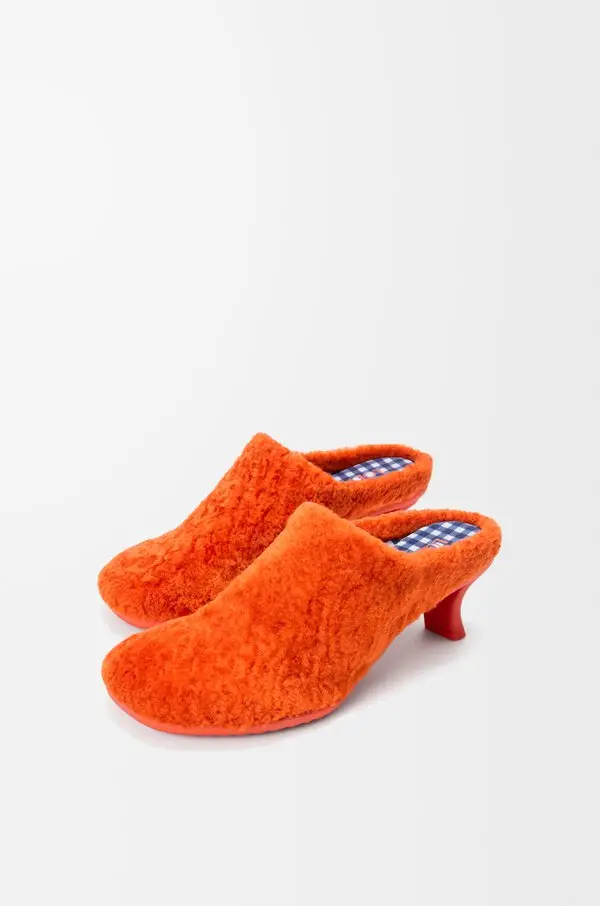 Loewe Dive Mule In Shearling - Deep Saffron