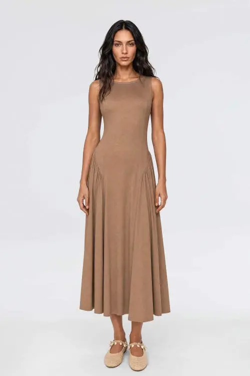 MONLICIA Elaris Sleeveless Draped Midi Dress - Beige
