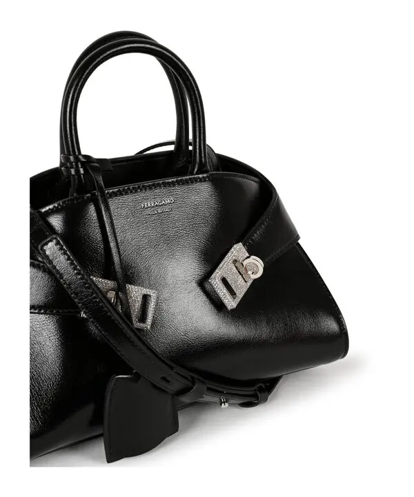 FERRAGAMO Hug Shoulder Bag - Black