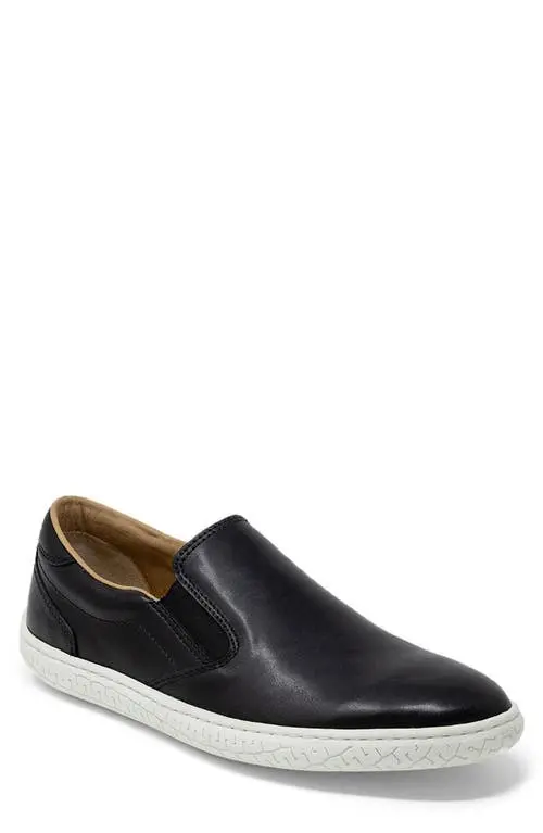 PILOTI Slipstream Slip On Sneaker