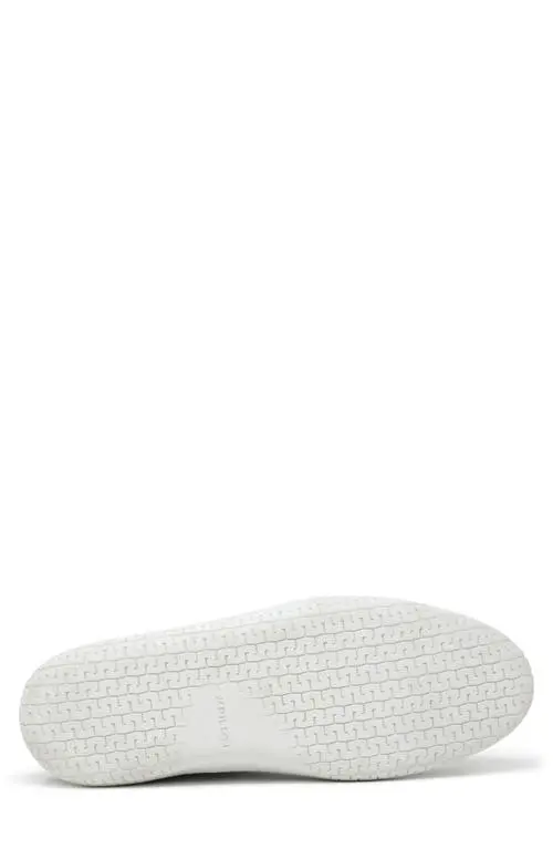 PILOTI Slipstream Slip On Sneaker