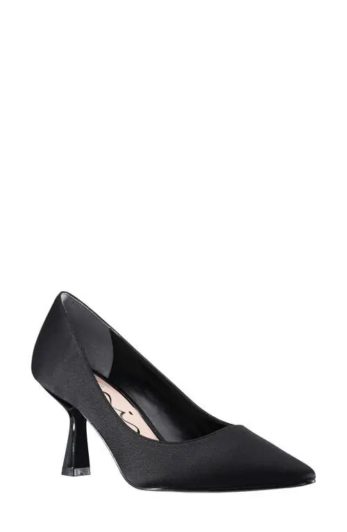 Nina Nureen Pump