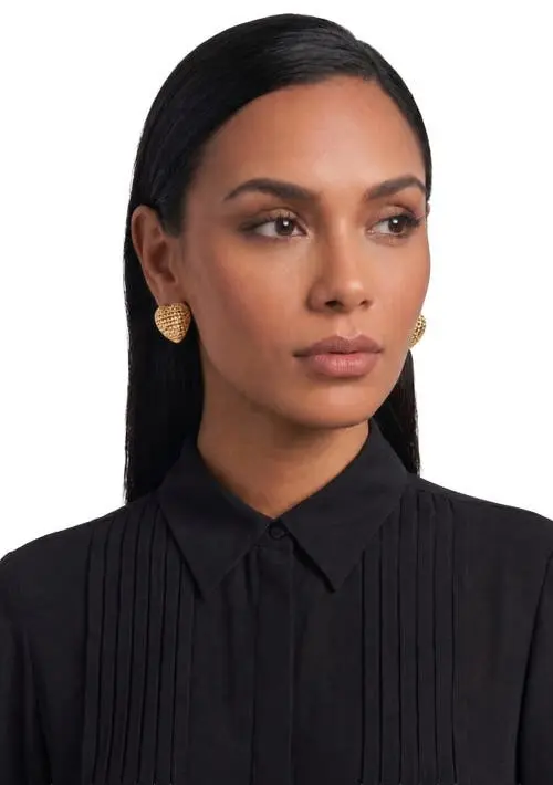 AREA STARS Maya Heart Studs