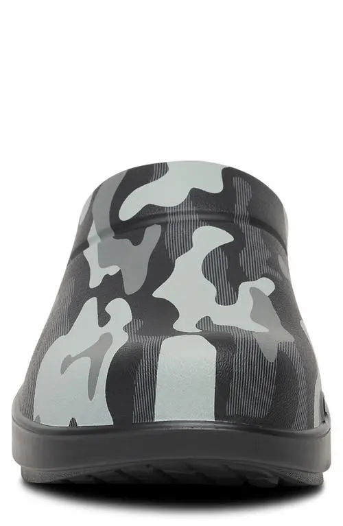 OOFOS Oocloog Luxe Clog