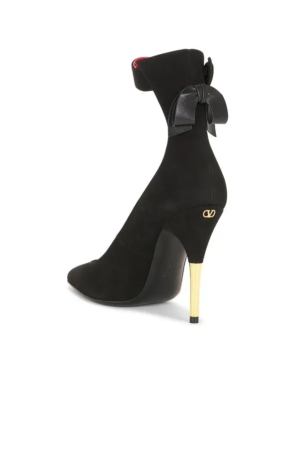 Valentino Garavani Fatale Ankle Strap Pump In Black
