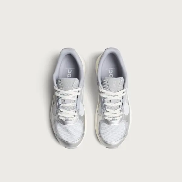 On Cloudtilt Arc Sneaker - Alloy/ivory