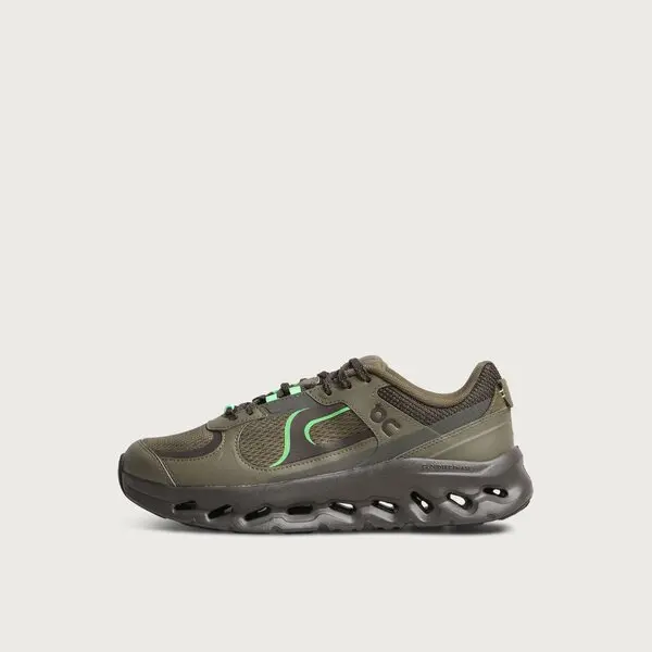 On Cloudtilt Arc Sneaker - Bark/sable