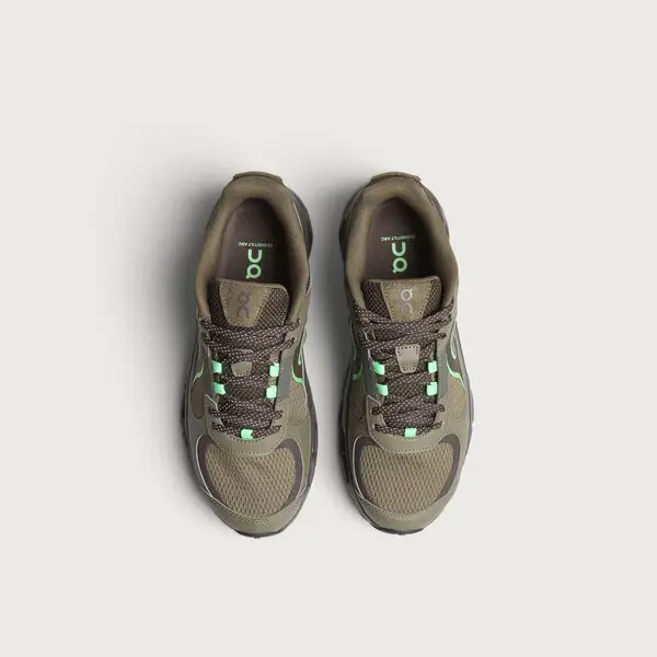 On Cloudtilt Arc Sneaker - Bark/sable