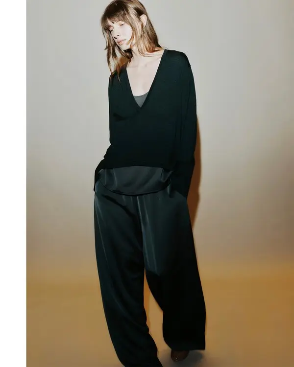 SAINT ART Jade Wool V Neck Sweater