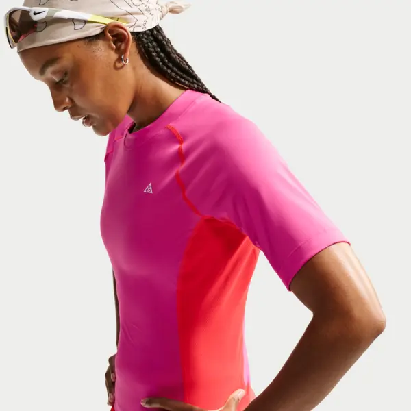 Nike Wildsee Dri-fit Short-sleeve Base Layer Top