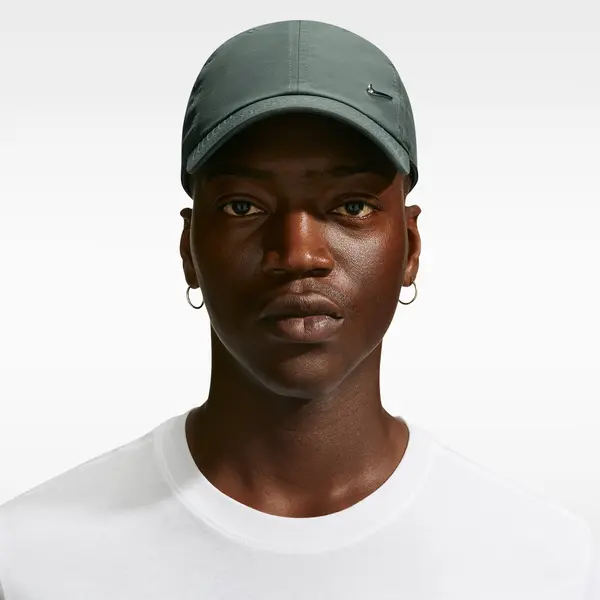 Nike Dri-fit Club Unstructured Metal Swoosh Cap