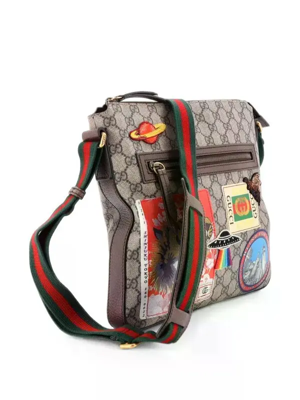 Gucci Courrier Zip Messenger Gg Coated Canvas With Applique Medium Crossbody Bag