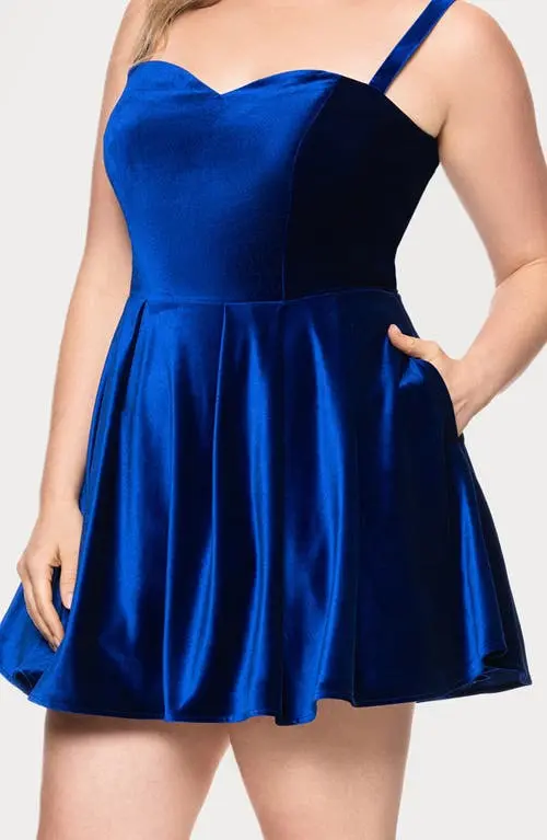BLONDIE NITES Lace-up Velvet Cocktail Minidress
