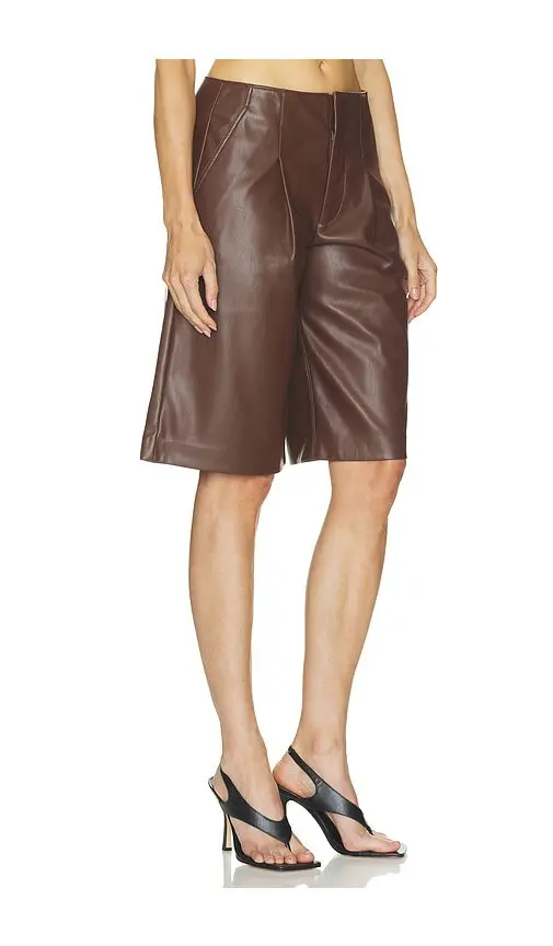 Hudson Jeans Faux Leather Pleated Trouser Short In Brown