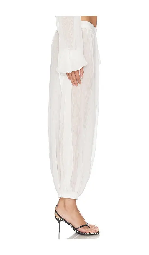 Lioness Suite Escape Pant In White