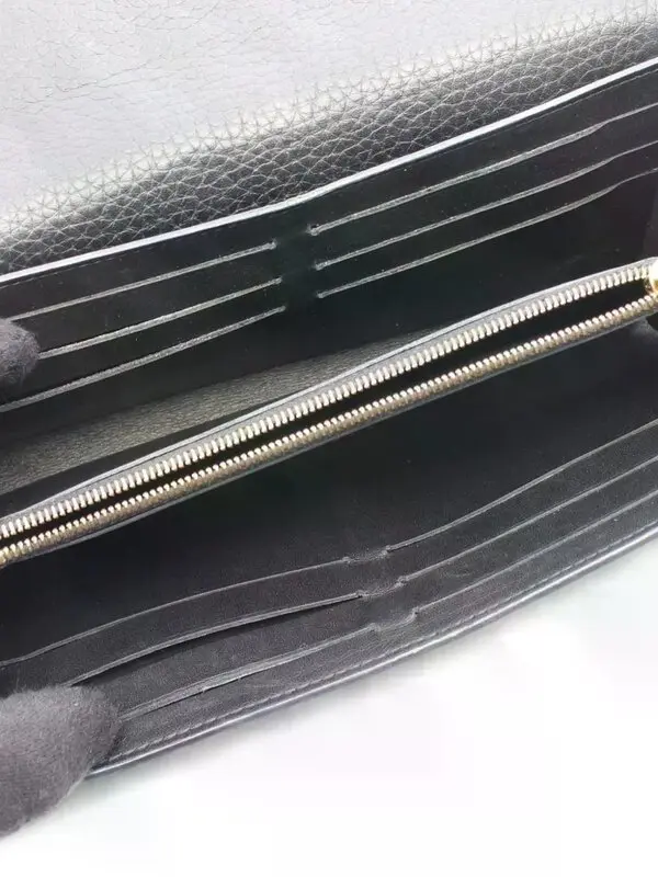 LOUIS VUITTON 2018 Capucines Bi-fold Wallet