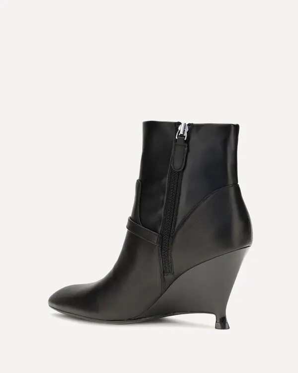 Pinko Gwen Leather Ankle Boots