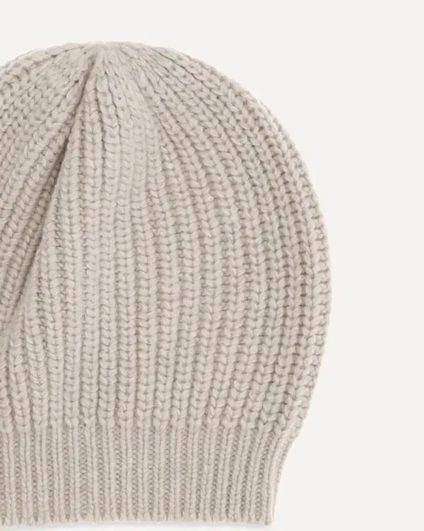 Brunello Cucinelli Cashere Beanie With Sequins Feale