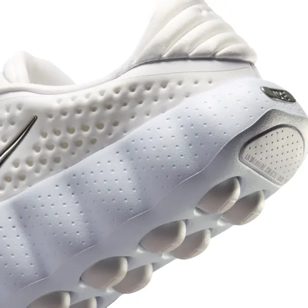 Nike Mind 002 Pregame Shoes