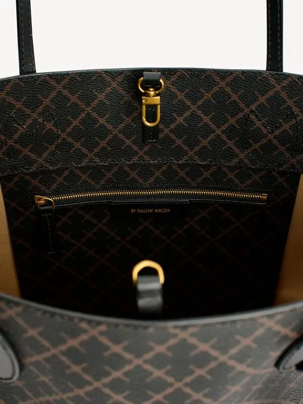 BY MALENE BIRGER Abigail Logo Tote Bag