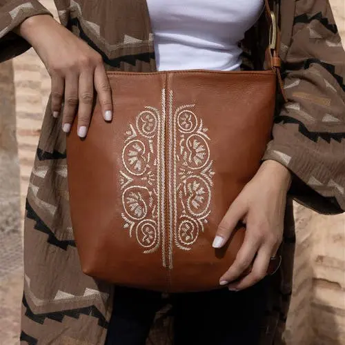 AMASOUK Zahra Leather Bucket Tote