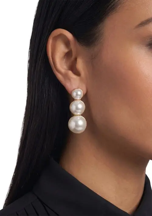 AREA STARS Arya Pearl Tier Earrings