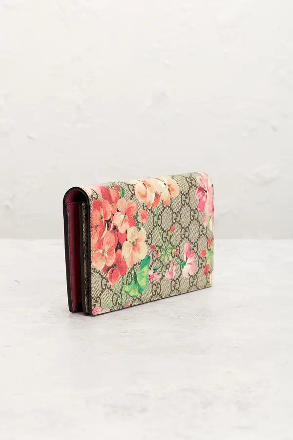 Gucci Gg Blooms Wallet On Chain In Pink