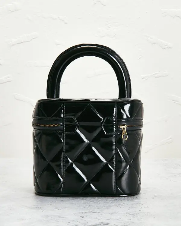 FWRD RENEW Chanel Patent Vintage Vanity Case
