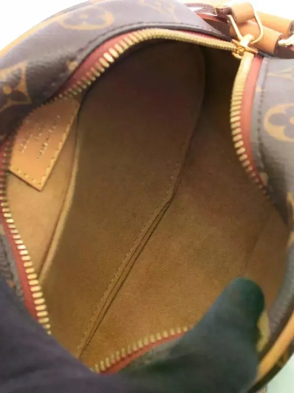 LOUIS VUITTON 2010s Boîte Chapeau Souple Monogram Shoulder Bag