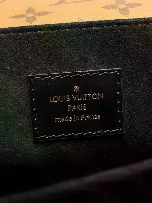 LOUIS VUITTON 2010s Mm Pochette Metis Monogram Reverse Tote Bag