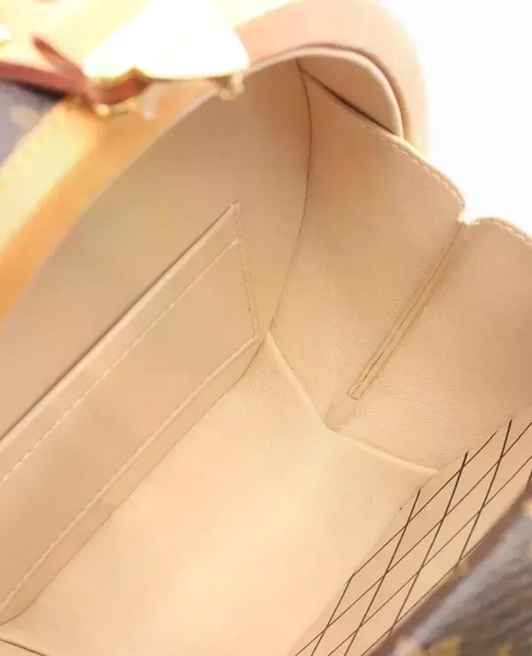 LOUIS VUITTON 2018 Monogram Hatbox Shoulder Bag