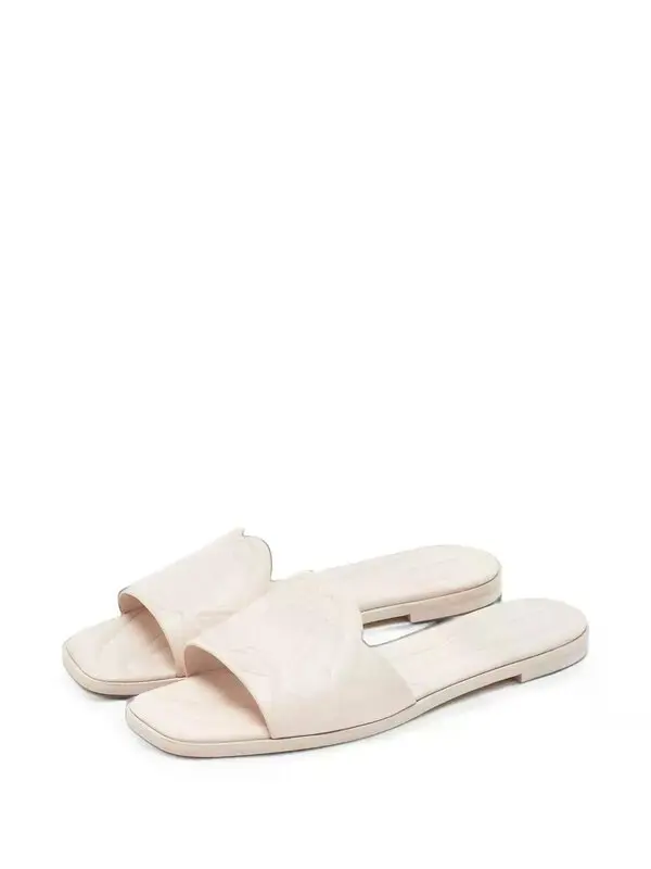 Alexander McQueen Seal Leather Flat Sandals - Neutrals