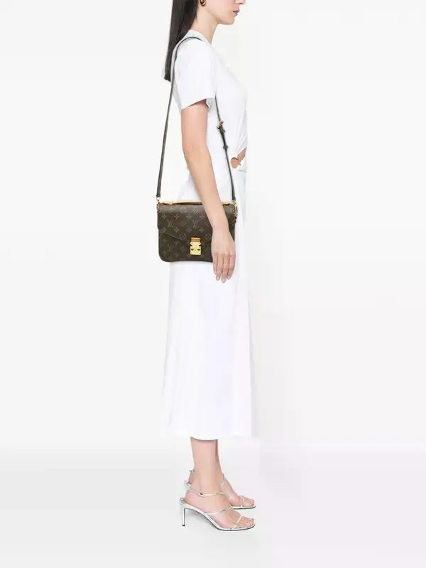 LOUIS VUITTON 2017 Monogram Pochette Metis Satchel