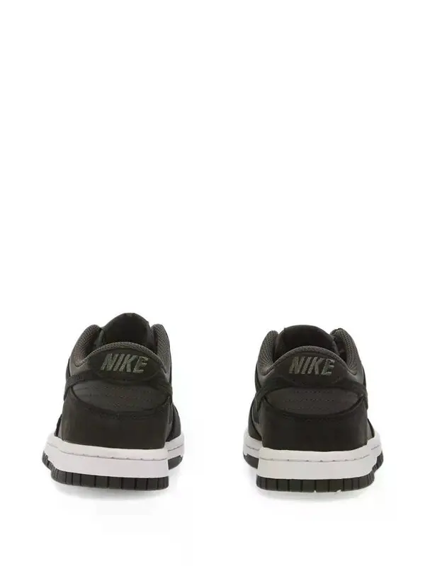 Nike Dunk Low Se Sneakers