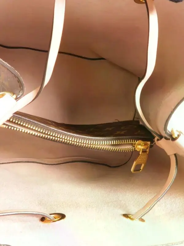 LOUIS VUITTON Mm Neo Noe Monogram Bucket Bag - Brown