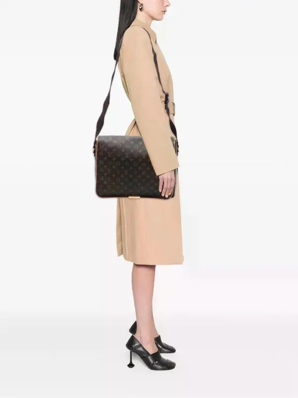 LOUIS VUITTON 2003 Monogram Abbesses Crossbody Bag