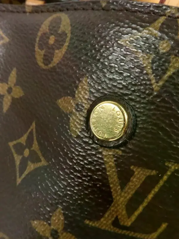 LOUIS VUITTON Mm Montaigne Monogram Tote Bag