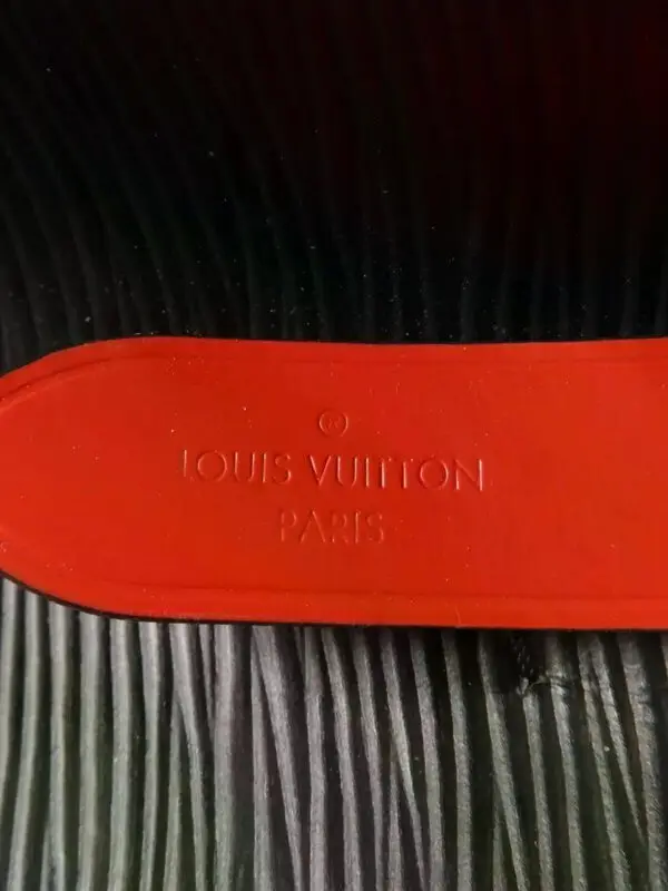 LOUIS VUITTON Bb Neonoe Epi Tote Bag